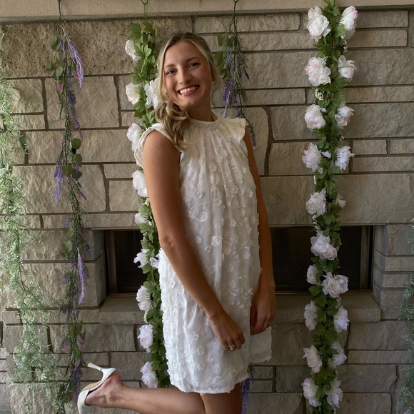 julia jordan | Dresses | Flutter Sleeve Flower Shift Dress In White ...